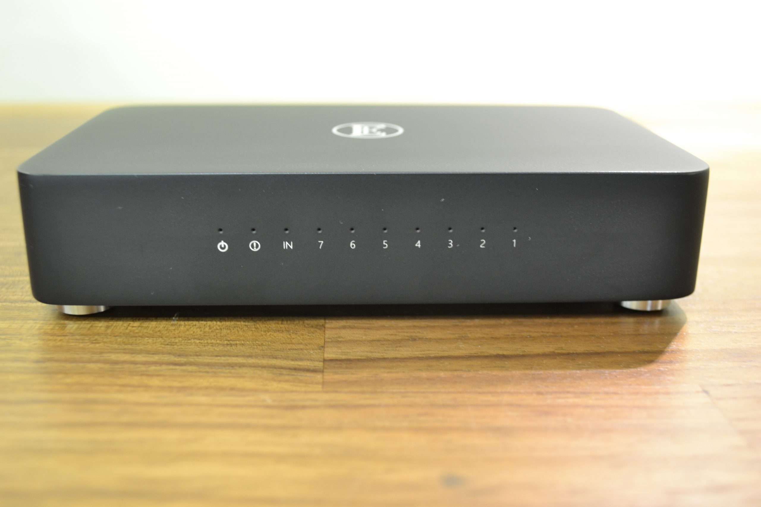 Chord Company - English Electric 8Switch 8 Port Gigabit Streaming ...